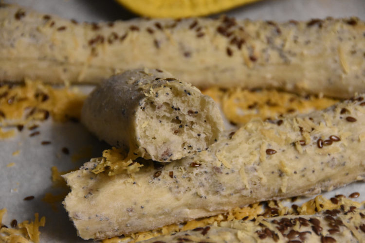 Ficelle au fromage: filoncini parmigiano e semi misti – Profumo di Broccoli