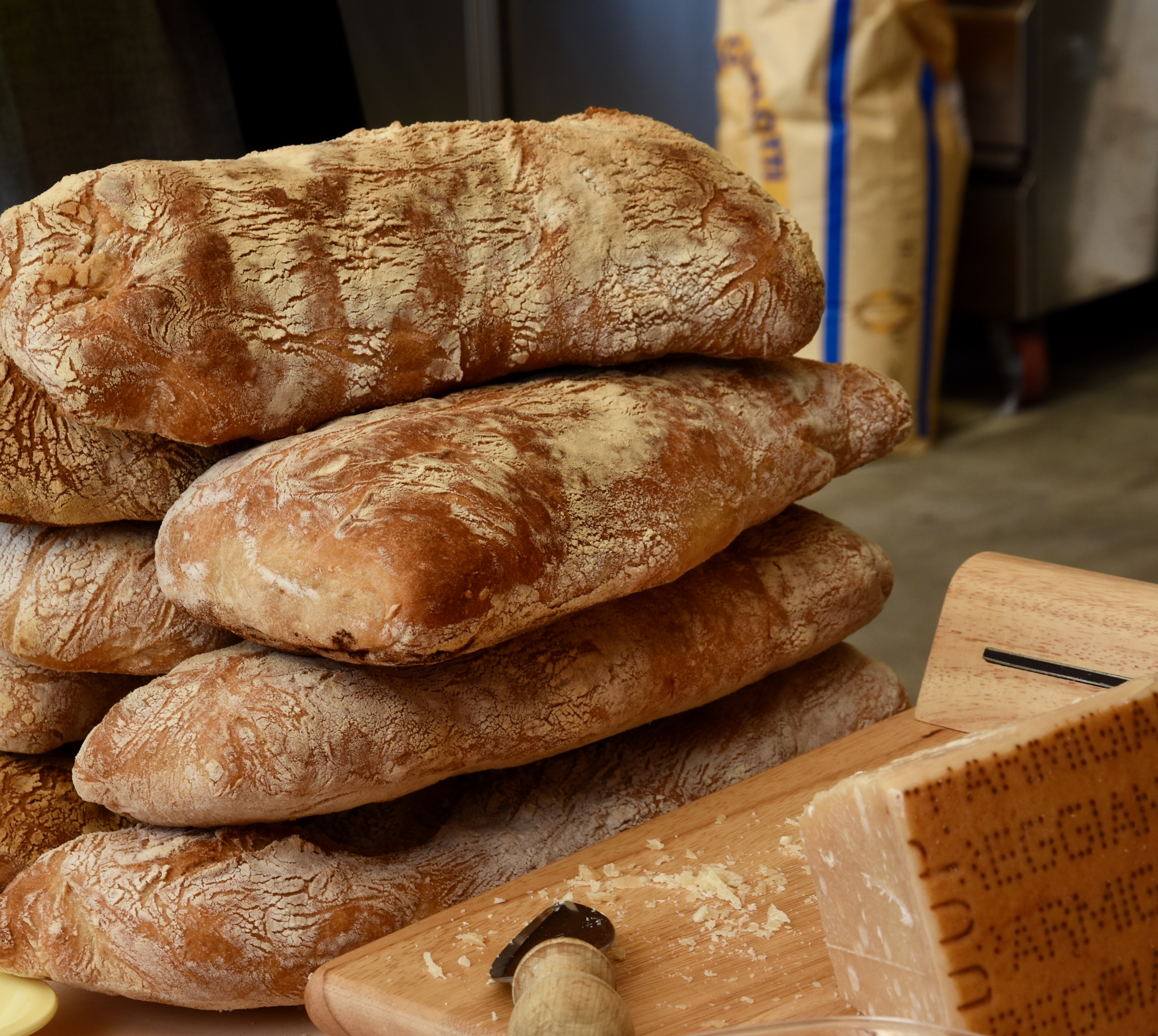Pane che unisce, pane che divide – Profumo di Broccoli