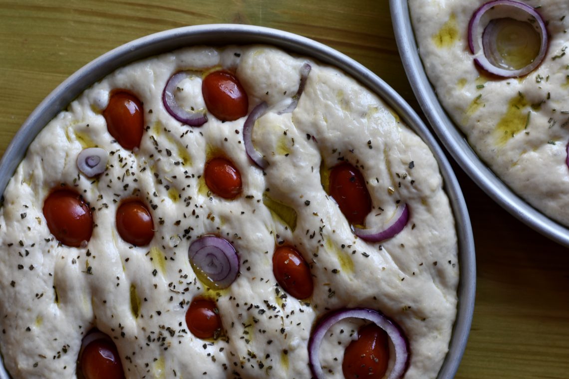 Focaccia con poolish e 100% di idratazione – Profumo di Broccoli